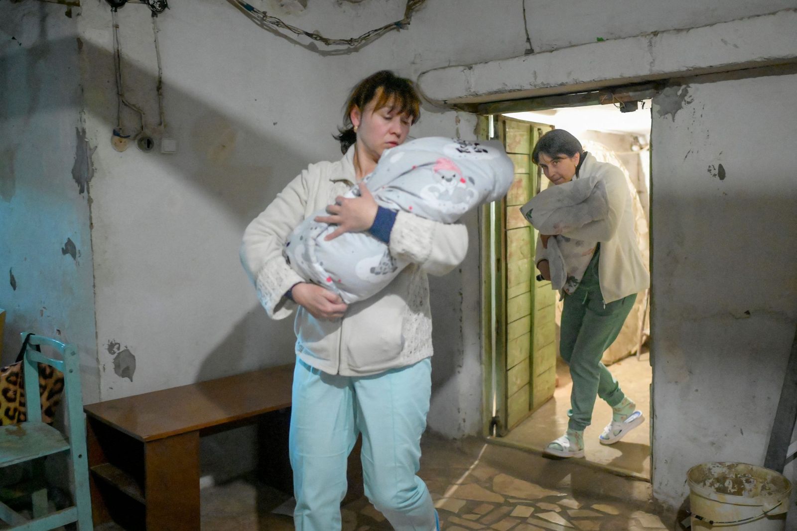Three mothers recount their experiences giving birth under bombs and ...