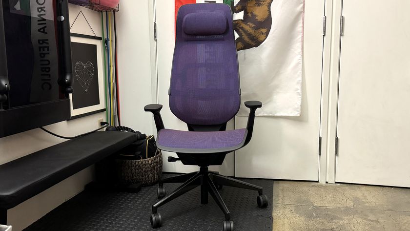 Lian Li's DK07 mechanized standing desk PC case debuts at $1,399 USD ...