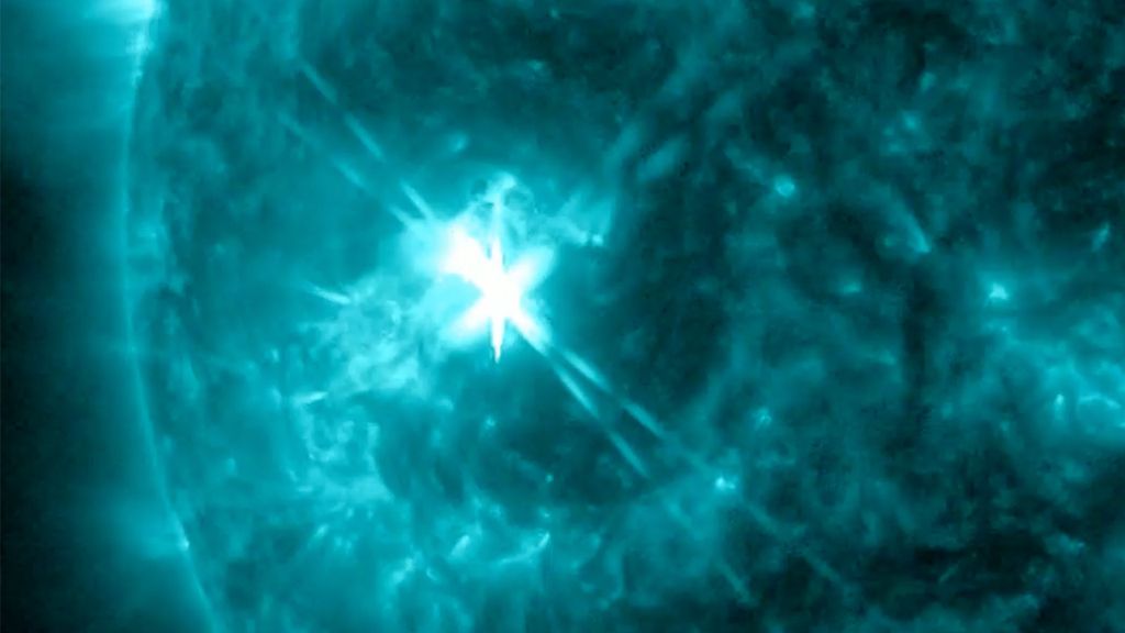 Sun erupts with X-class solar flare and here's the video to see it | Space