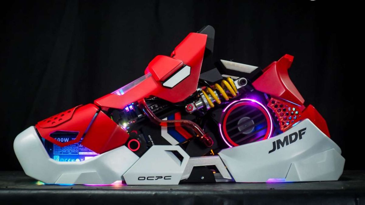 This ridiculous shoe PC went from a 10-week mod project to a $6,000 ...