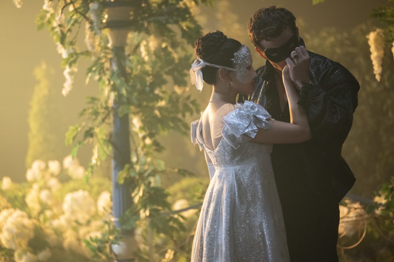 The 33 Best Romantic TV Shows on Netflix | Marie Claire