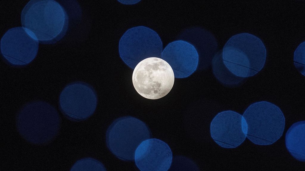 Amazing photos: The Wolf Moon lunar eclipse of January 2020 in pictures ...