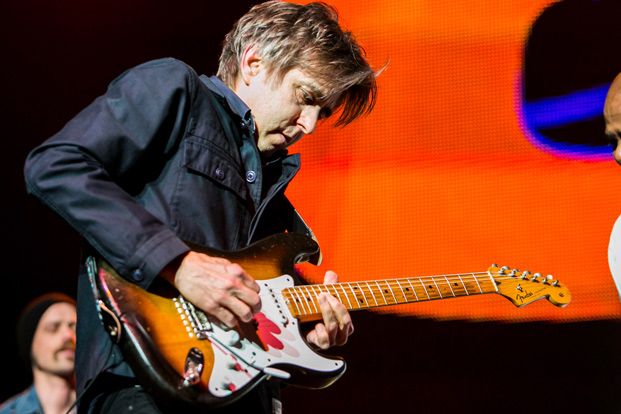 Eric Johnson: “This Is How Much Your Guitar Pick Affects Your ...