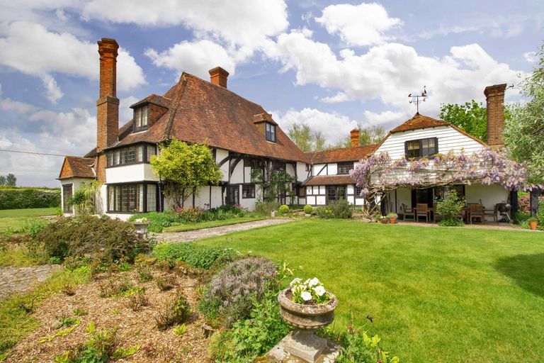 A 600-year-old Kent mansion that was the happy refuge of a King in ...