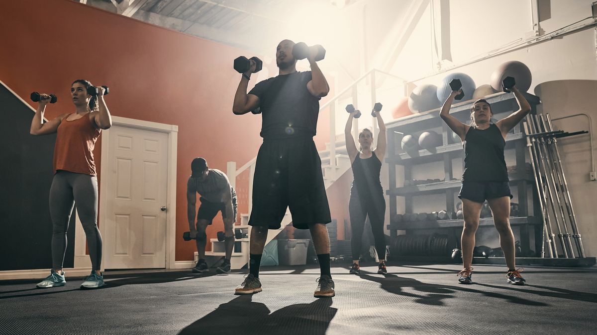 The No-Repeat Dumbbell Workout That Burns Calories In Double-Quick Time ...