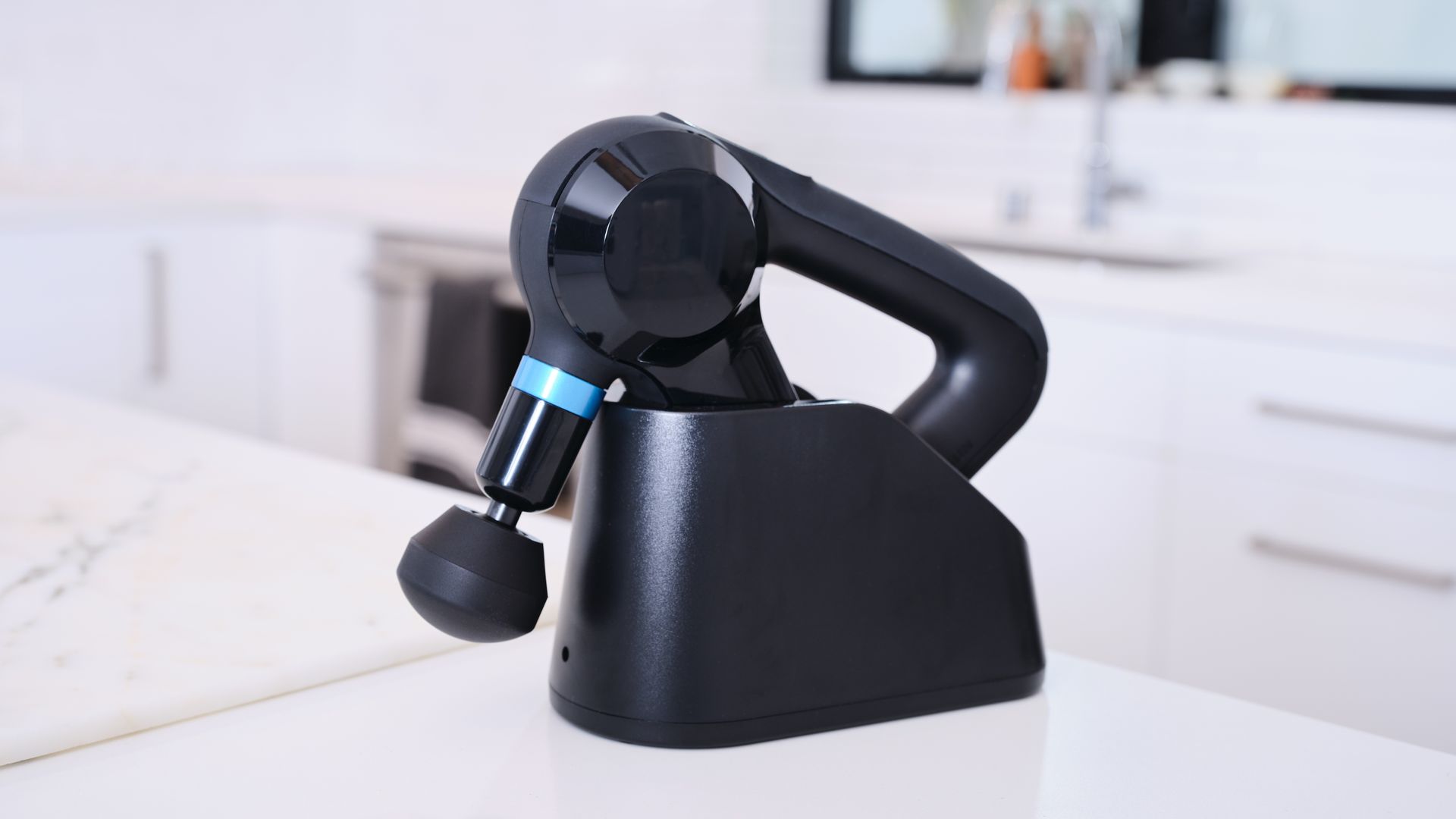 Theragun Elite massage gun just dropped $150 in Black Friday deal | Tom ...