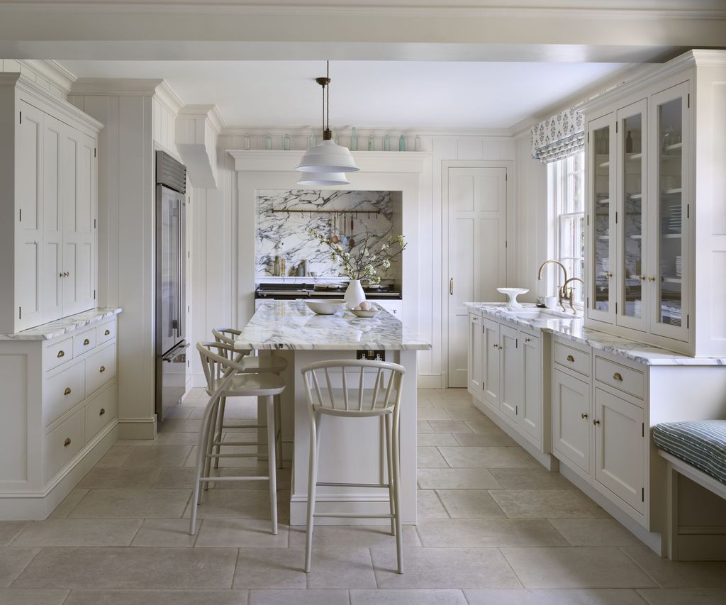 Should a kitchen floor be lighter or darker than cabinets? | Homes and ...