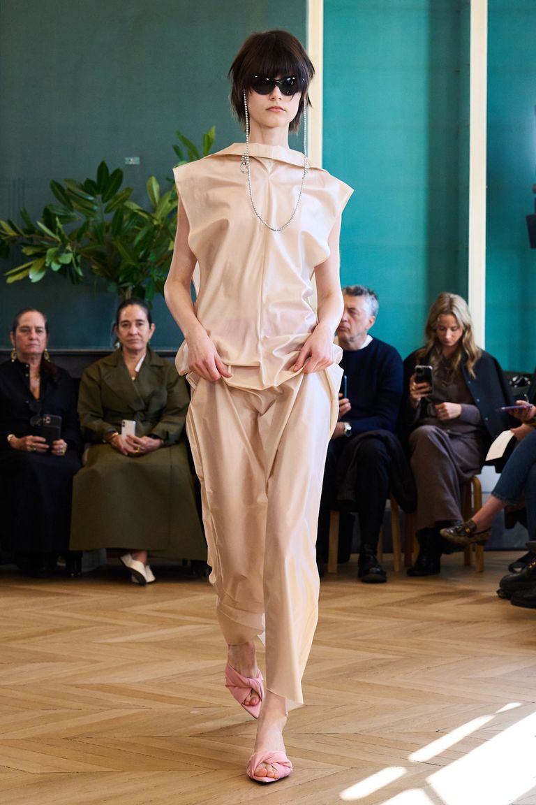 Pink Shoes Are the Footwear Trend to Know for Spring 2025 | Who What Wear