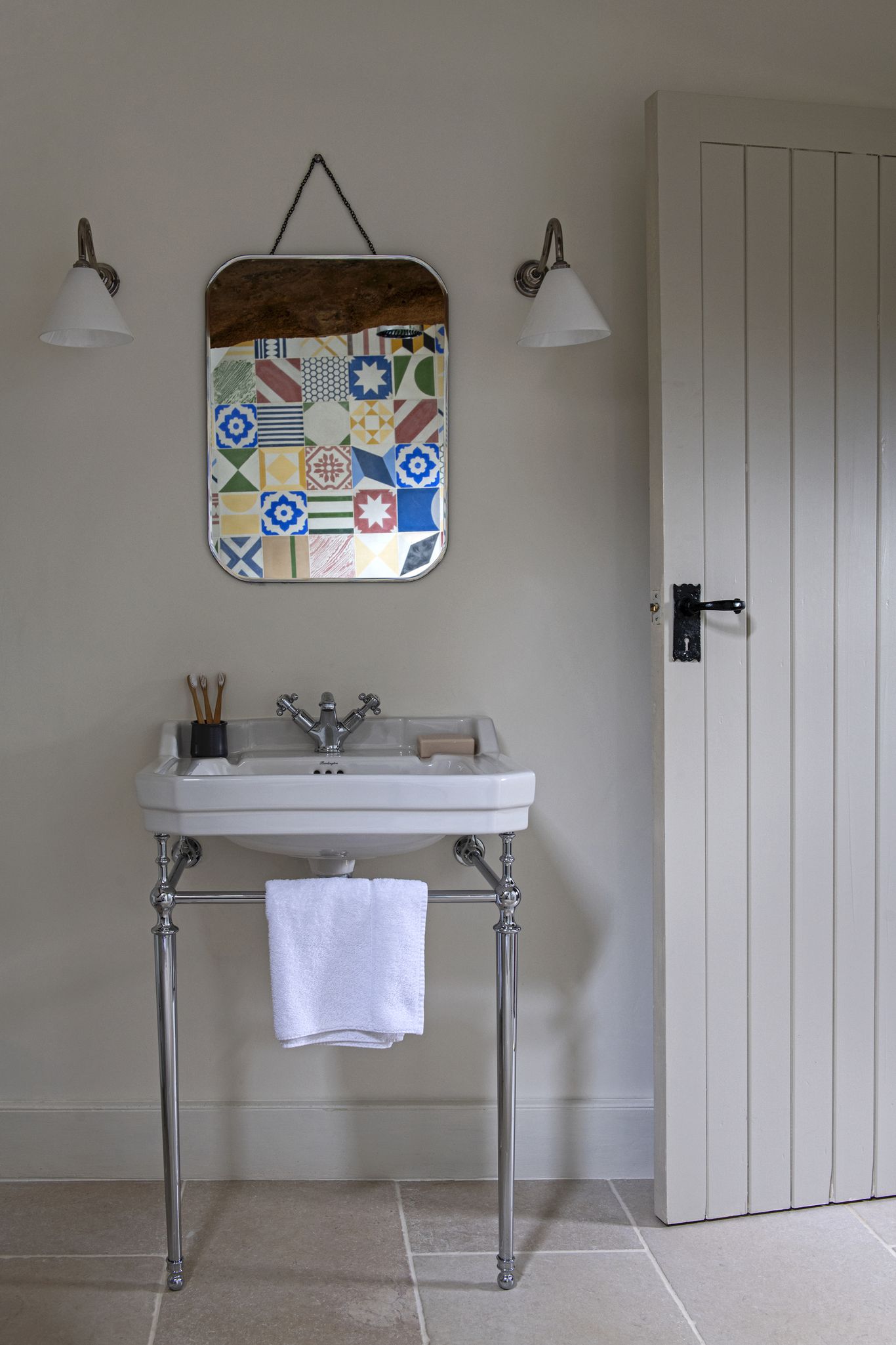 Country bathroom ideas – master suites and family bathrooms with a ...