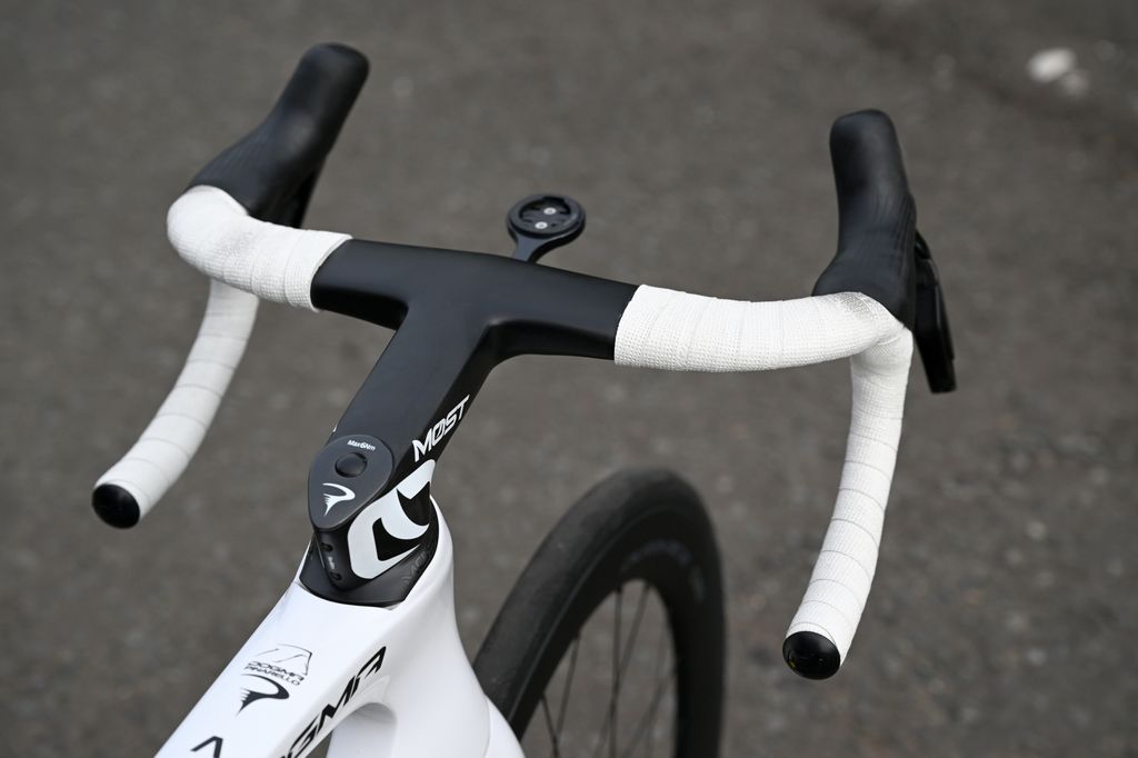 Tech Question: We're used to racers on narrow bars - but are they more ...