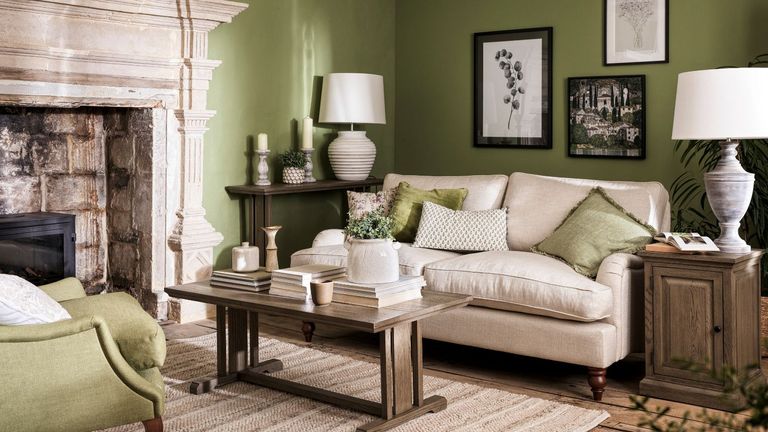 Should you clean every day? house cleaners explain | Homes and Gardens Should you clean every day? house cleaners explain | Homes and Gardens