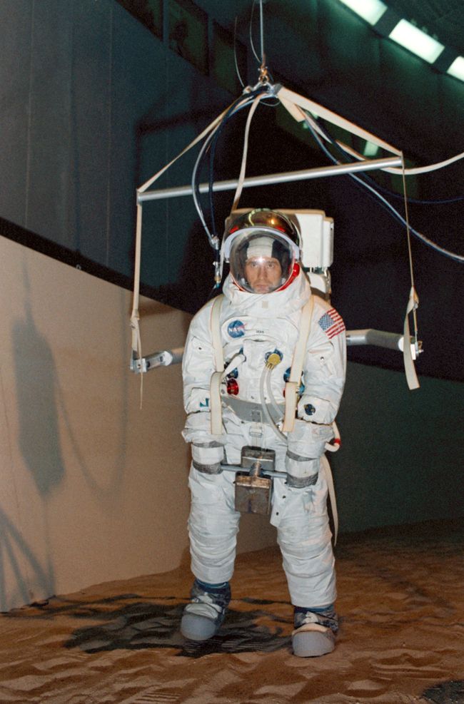 Apollo 12 in Pictures: Photos from NASA's Pinpoint Moon Landing Mission ...