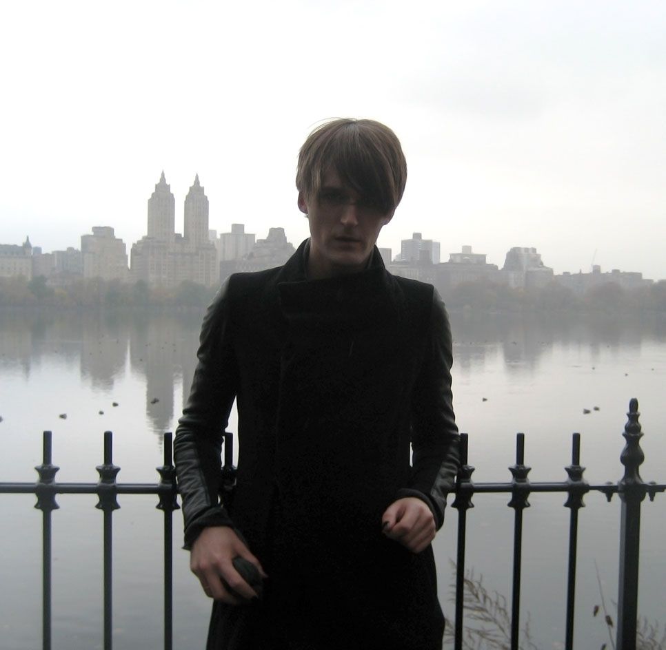 Gareth Pugh celebrates his 10th anniversary with a return to London ...