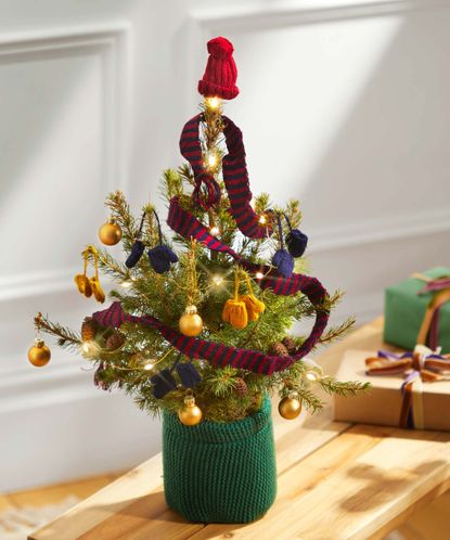 The mini Christmas tree trend that is going to be everywhere | Gardeningetc