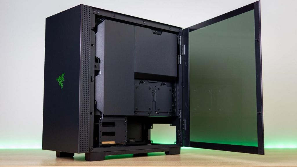 Razer Tomahawk ATX Review: If You Must Own a Razer Case | Tom's Hardware