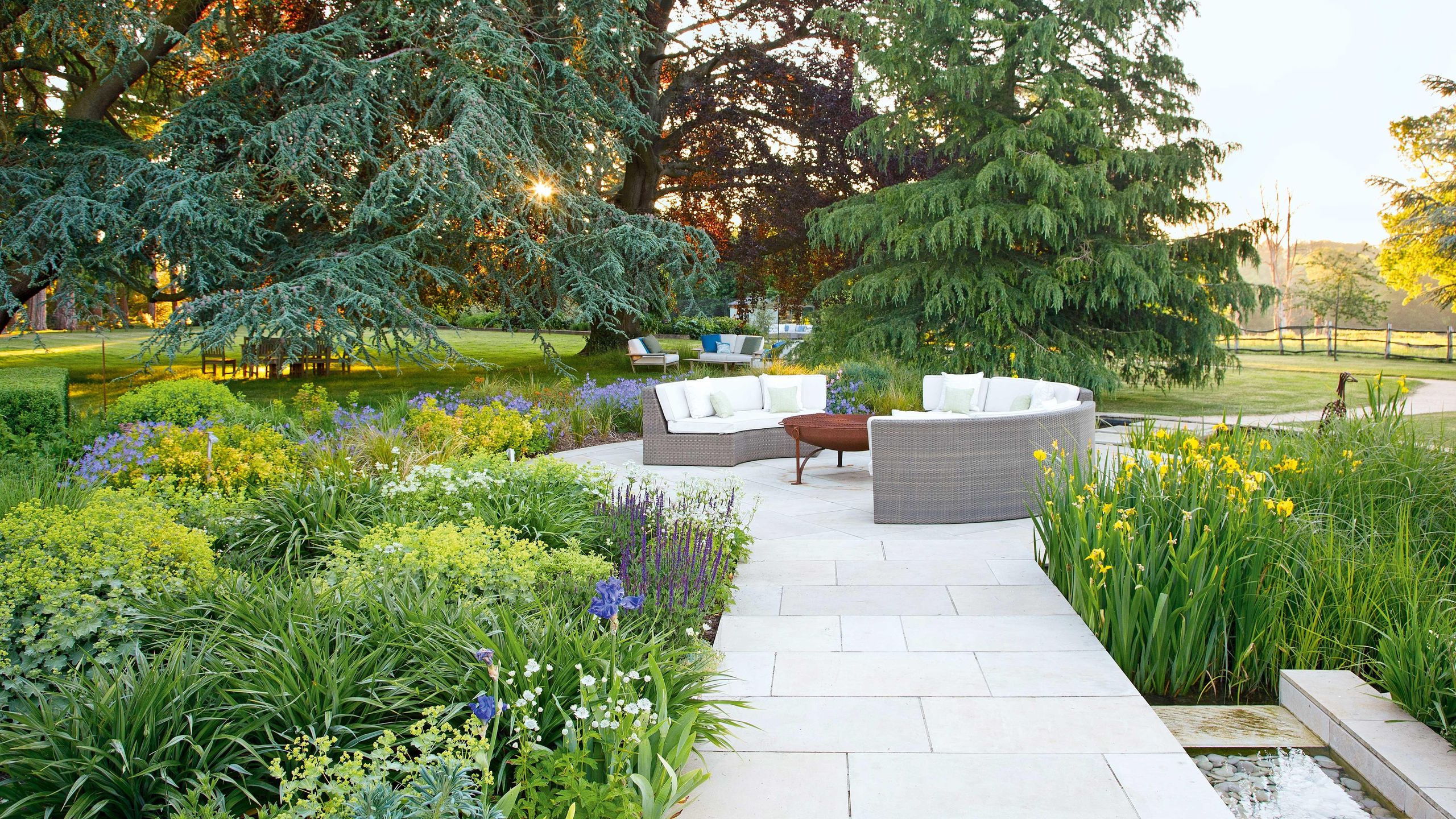 Brilliant Garden Path Walkways Design Ideas25 Beautiful Gardens