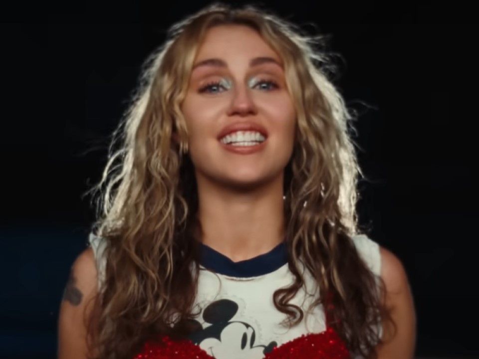 Miley Cyrus Corpo Bikini 2024 Miley Cyrus' Bikini Body Looks Unreal On