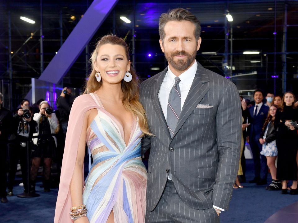 Ryan Reynolds And Blake Lively Baby Bump