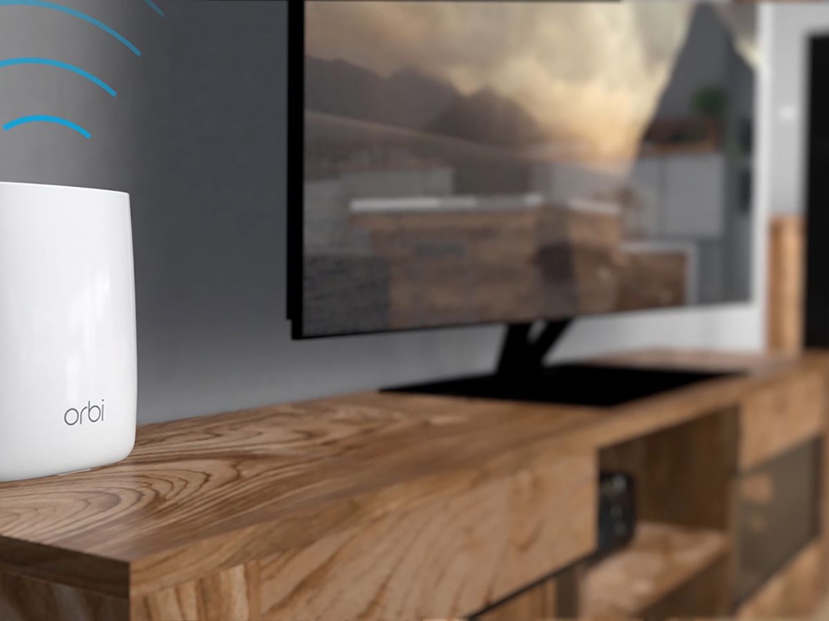 Glowing White Light Orbi