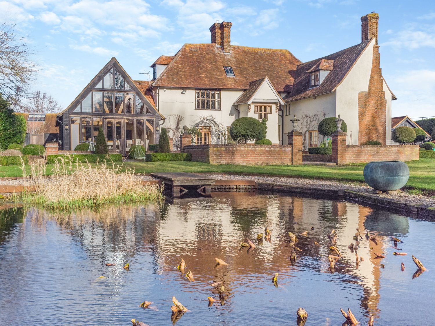 Elizabethan Farmhouse Built In The Early 1500s With Much Of Its