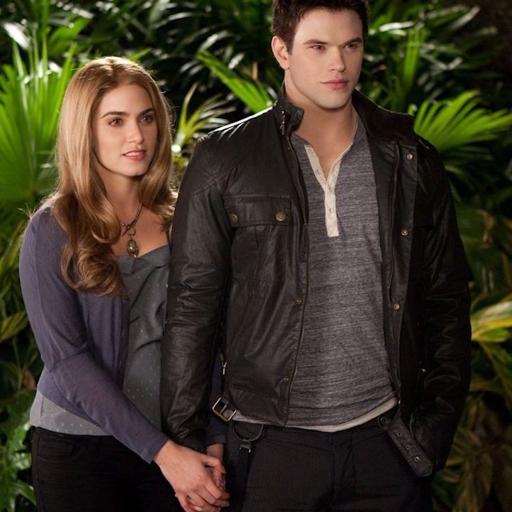 Nikki Reed And Robert Pattinson Kissing