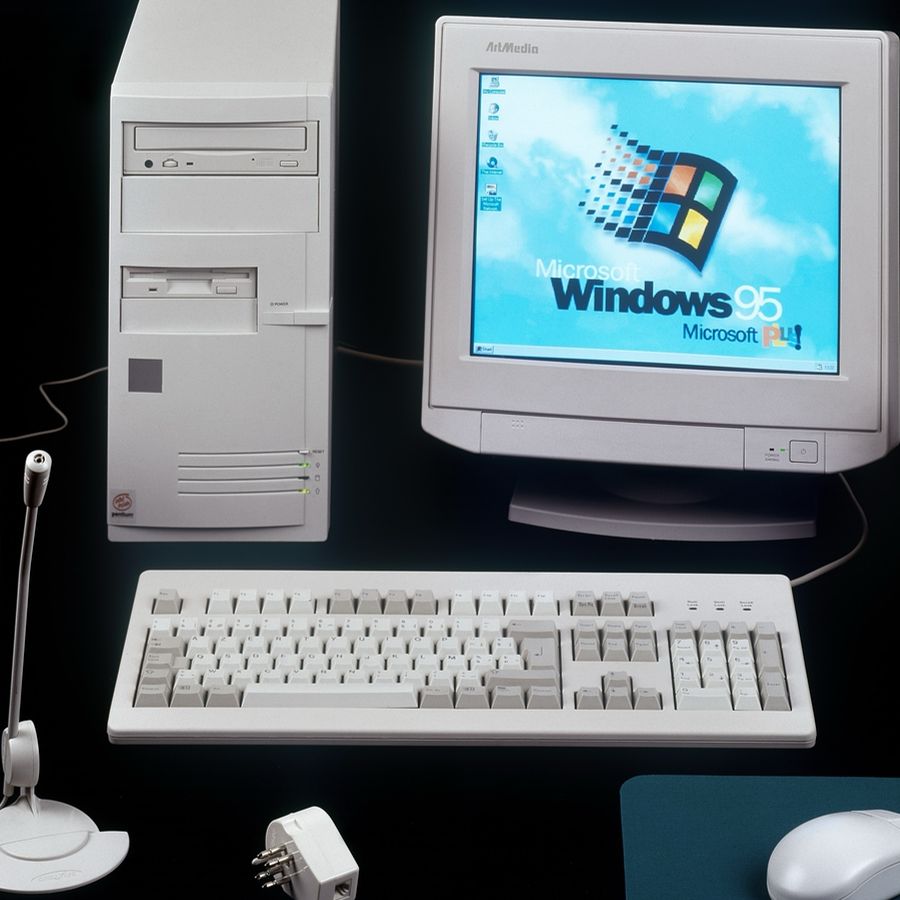 Windows 95 Desktop Computer