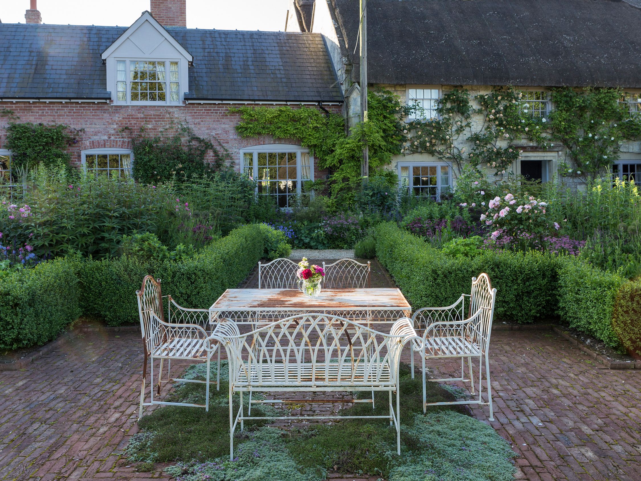 Cottage Style Brick Patio Cottage Patio Ideas: 20 Pretty Spaces For