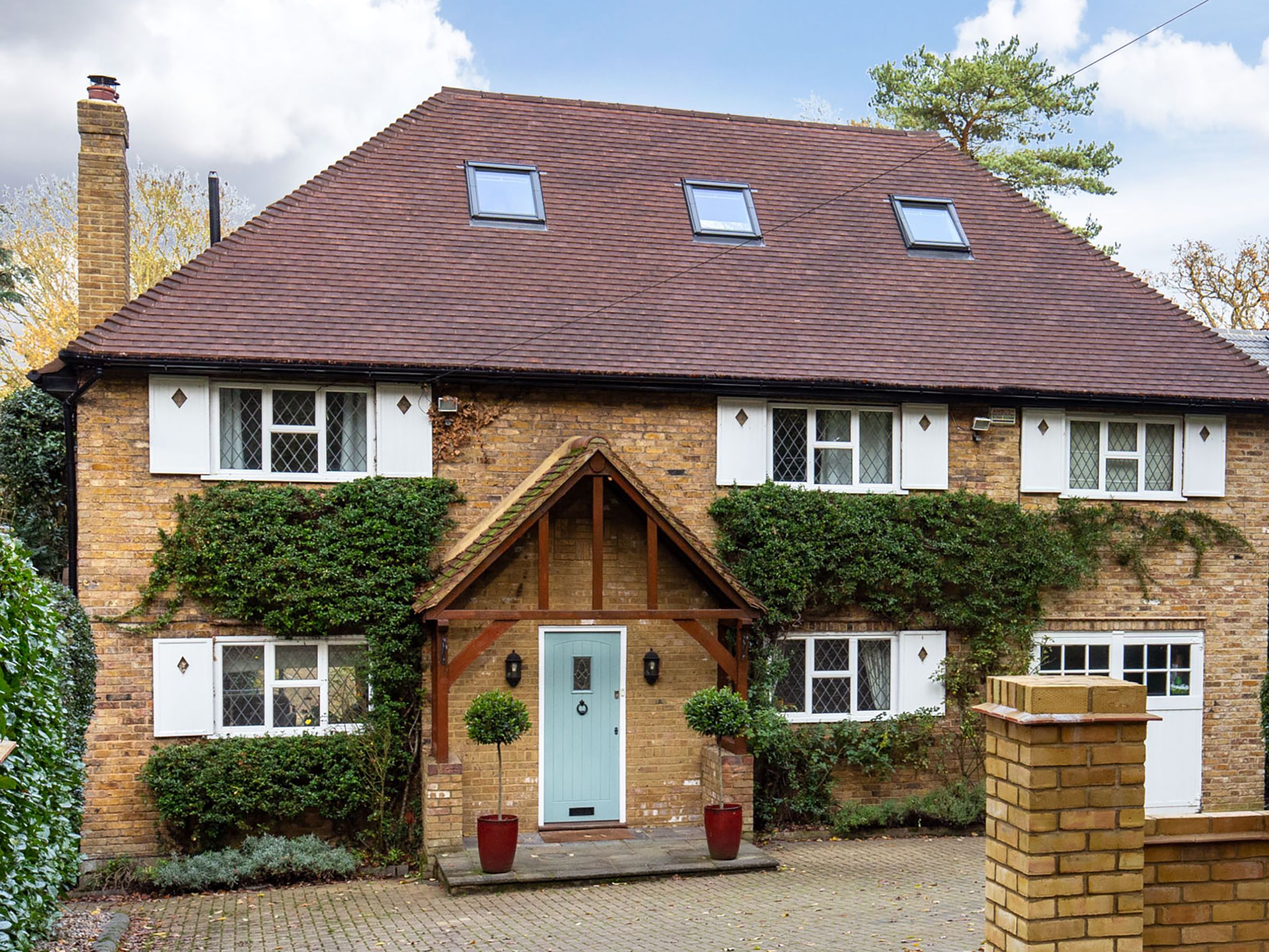 Roofing Design What You Have To Know About Hip Roofs
