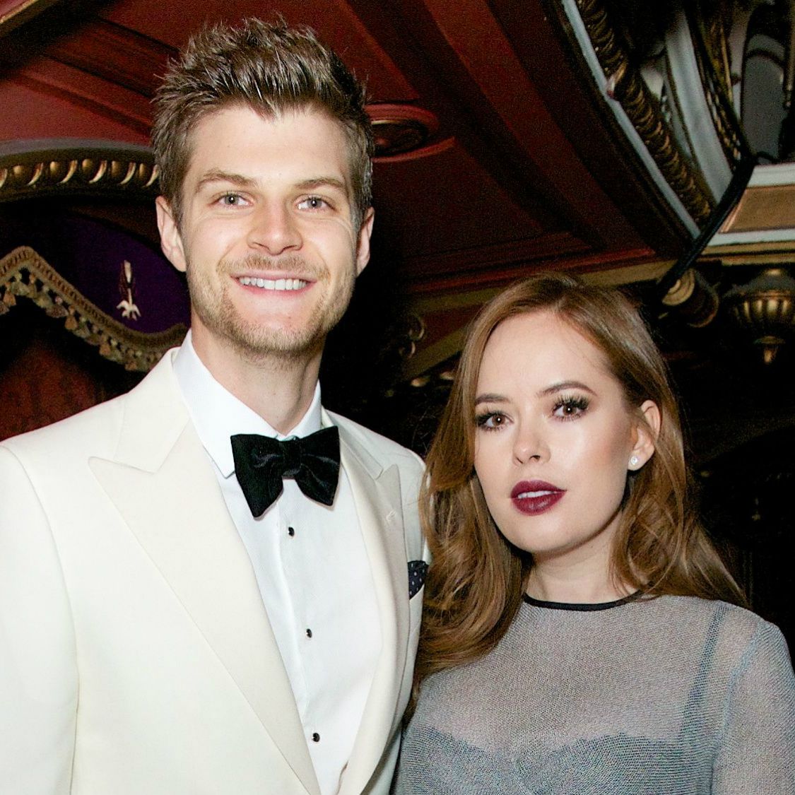 Tanya Burr Og Jim Chapman Kysser YouTubers Tanya Burr And Jim Chapman