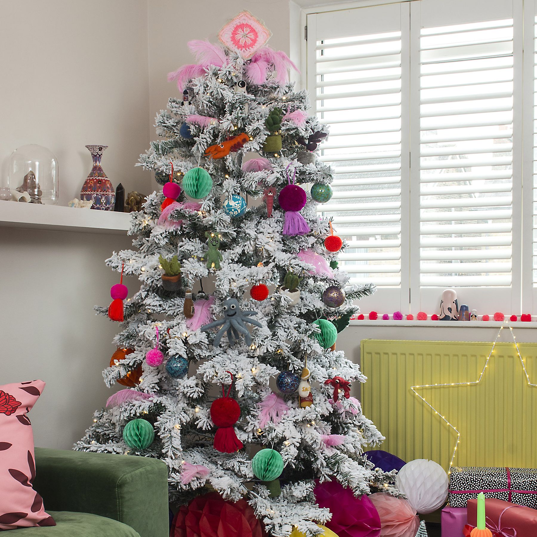 Christmas Tree Taylor Mi A Taylor Swift Christmas Tree Is Delighting