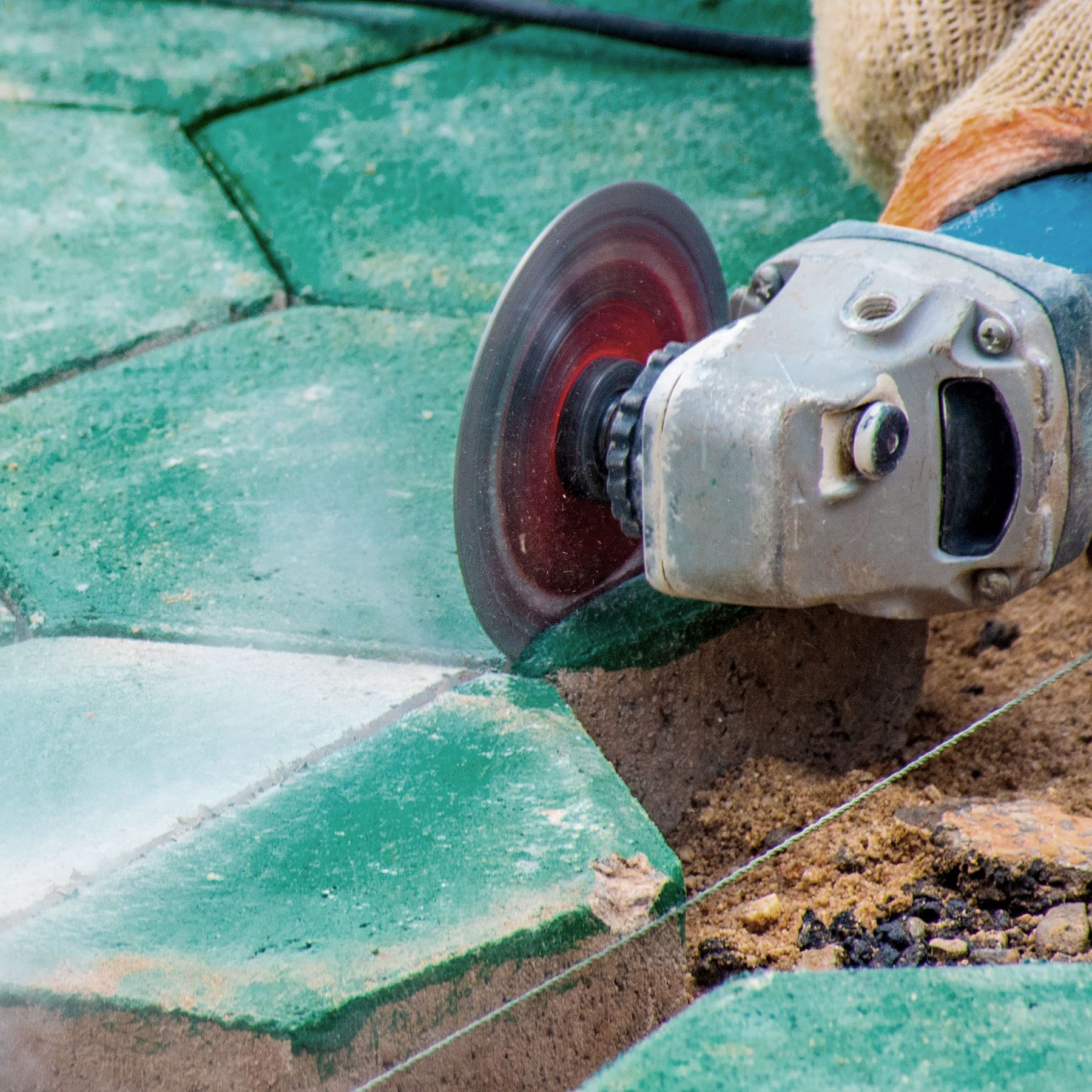 The Right Size Angle Grinder To Cut Concrete Paving Slabs