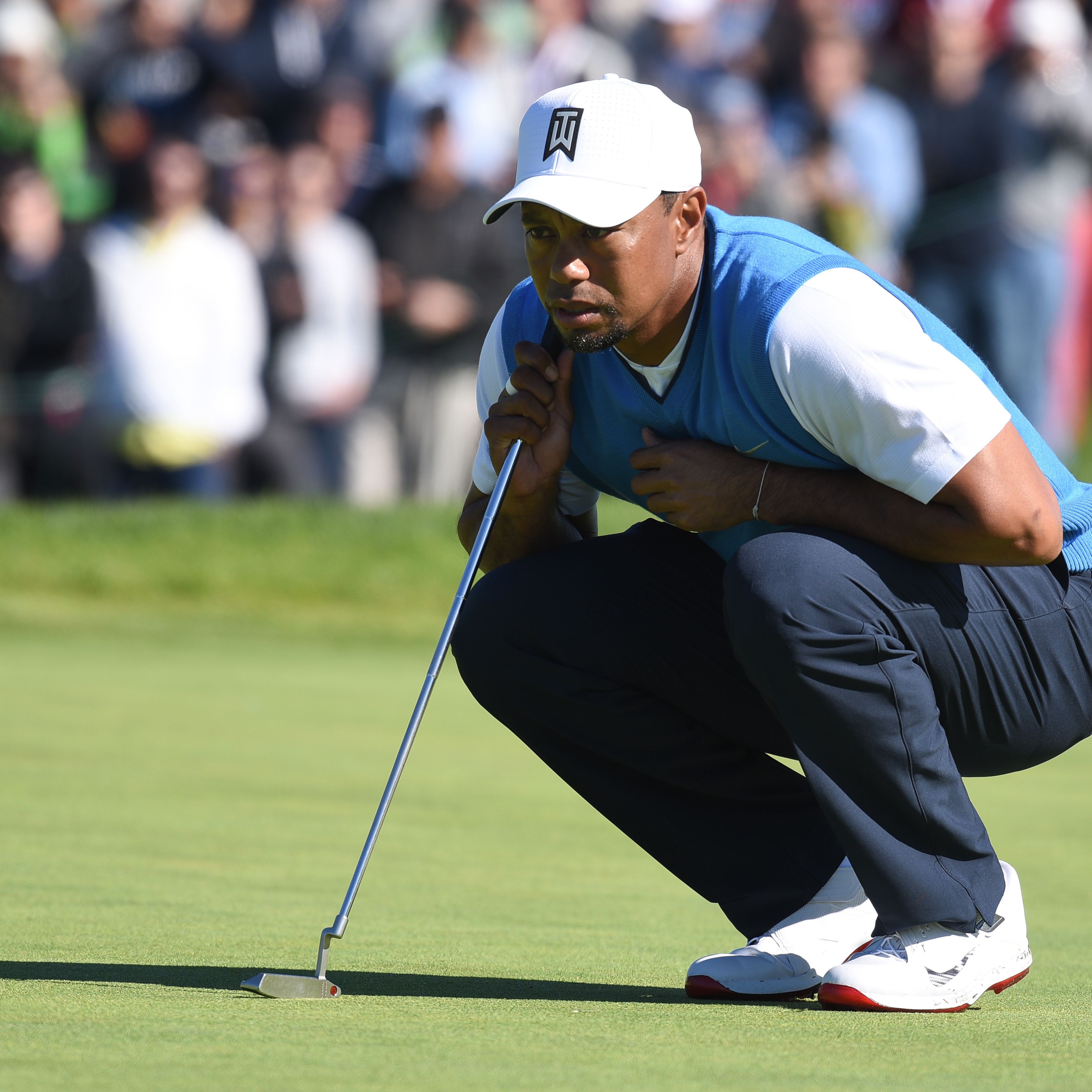 Tiger Woods Putting Stance