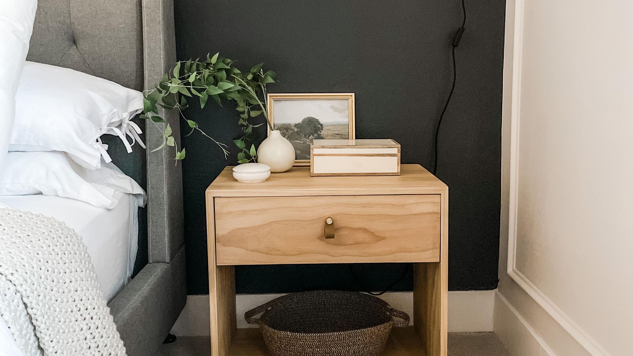 How To Make A Simple Bedside Table