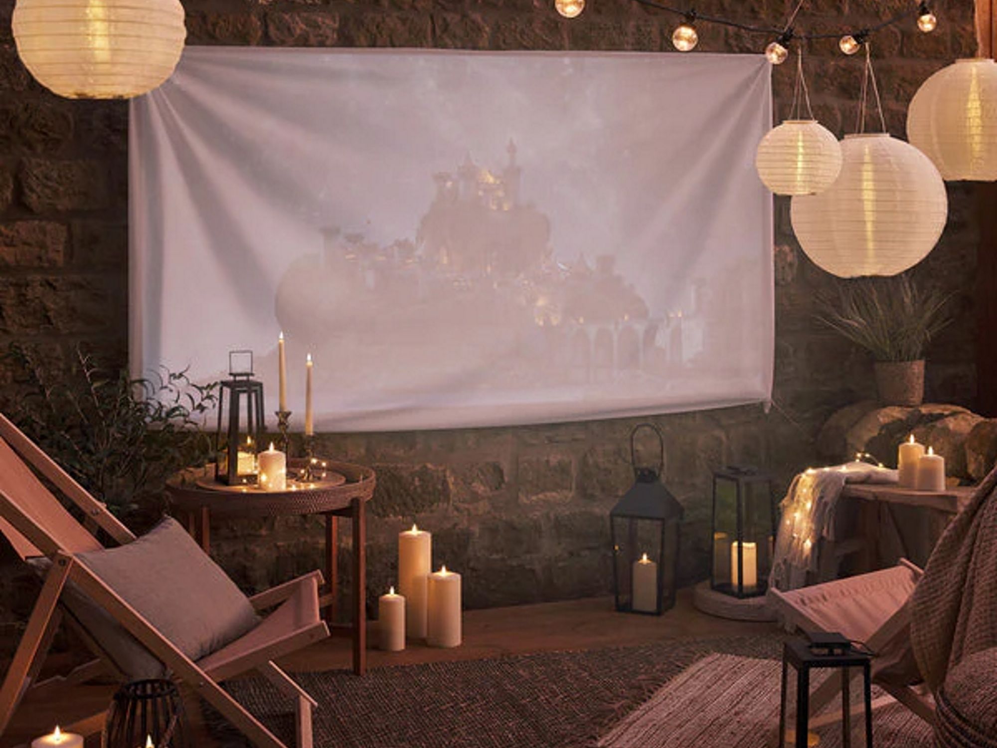 Outdoor Movie Decorating Ideas