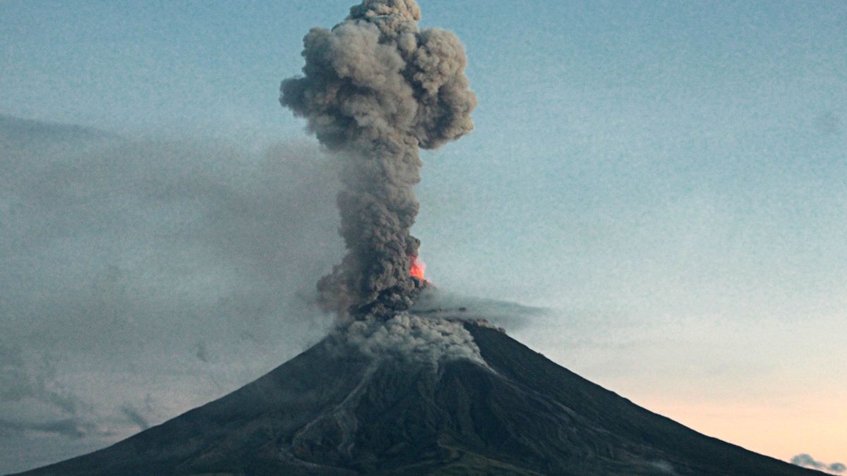 Breaking News: Inside Mayon Volcano's Most Dangerous Eruption Yet - News