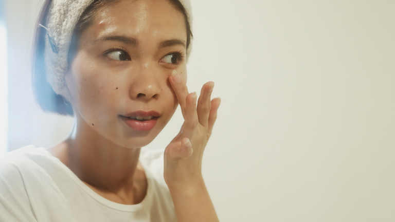 What Are The Signs Of Dry Skin? Here Are 6 Key Symptoms | Marie Claire UK