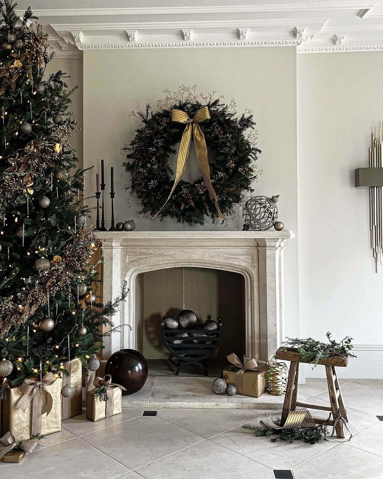 7 Tips From a Professional Christmas Tree Designer | Livingetc