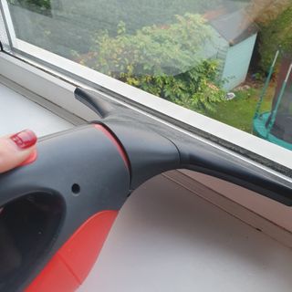 How a window vacuum helped reduce condensation on my windows | Homebuilding