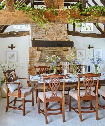 Have a wander around this idyllic rural farmhouse in Hertfordshire ...