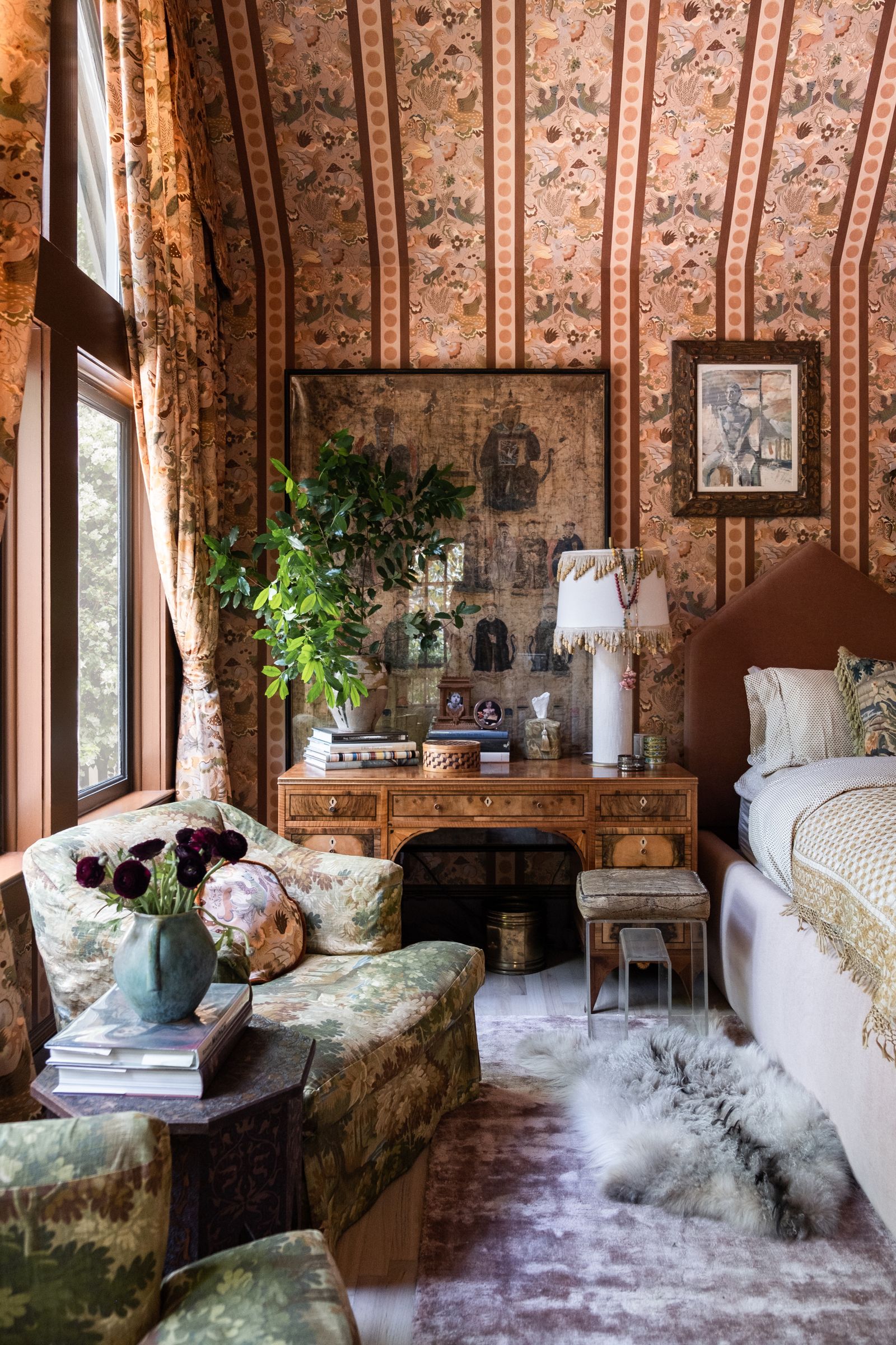 'Pattern-drenching' is the most exciting way to use wallpaper right now ...