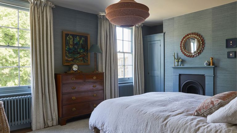 30 years since Clueless, Cher's dressing room remains trendy | Homes ...