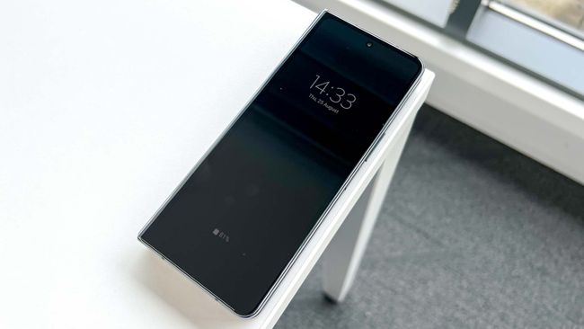 Just got a Samsung Galaxy Z Fold 4? These are the 9 features you need ...