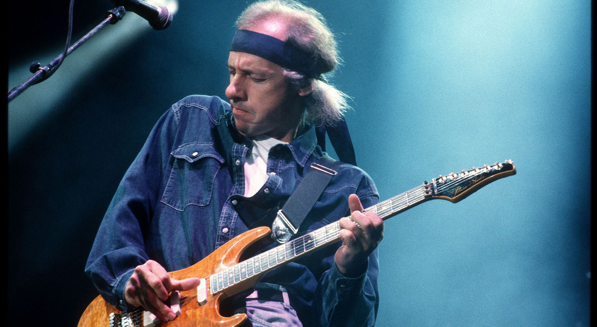 Mark Knopfler guitar lesson: learn his soloing style | Guitar World