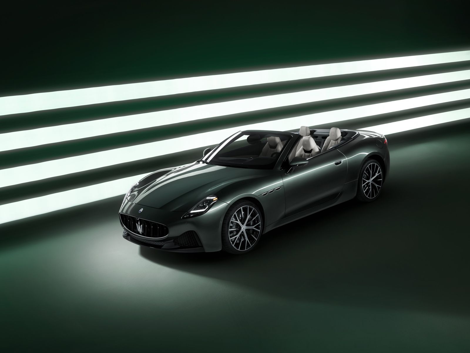 Maserati GranCabrio blends drop-top performance with effortless ...