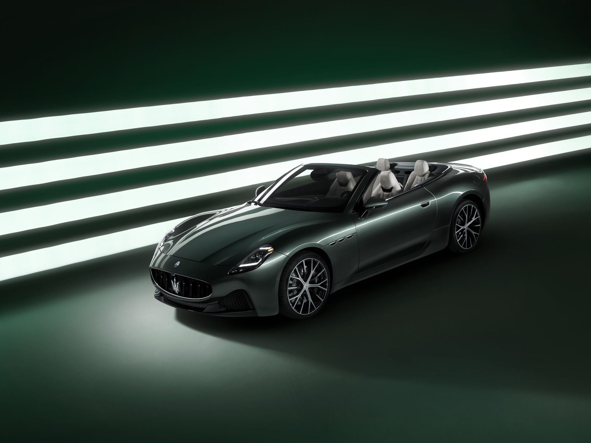 Maserati GranCabrio blends drop-top performance with effortless ...
