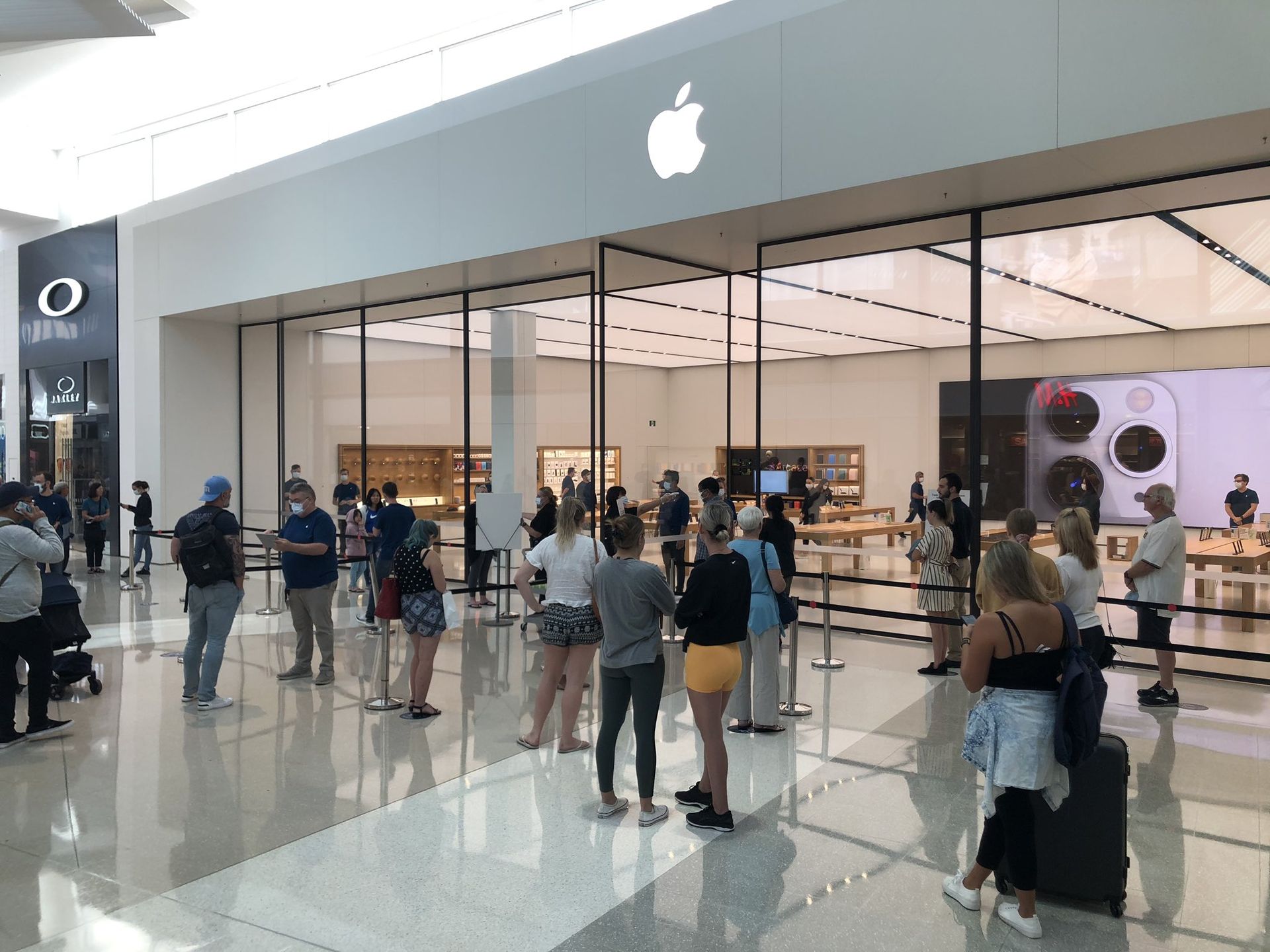Apple closes three retail stores in U.S. and Canada due to COVID-19 | iMore
