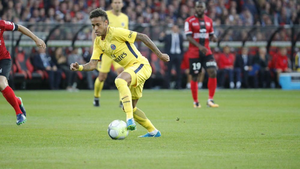 Up and running: Neymar wastes little time in making his mark at PSG ...