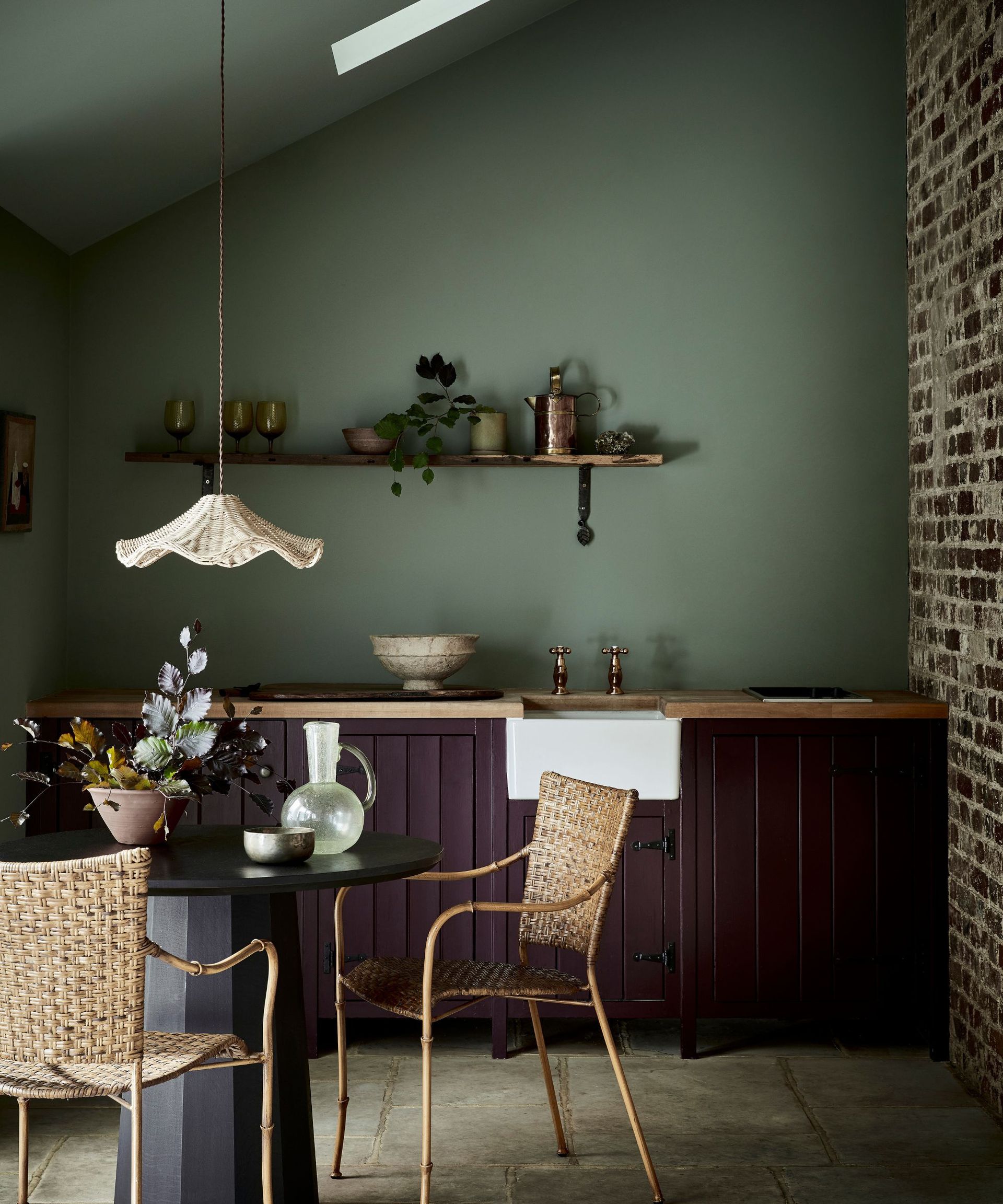 How to design awkwardly shaped spaces – a guide to slopes and alcoves ...