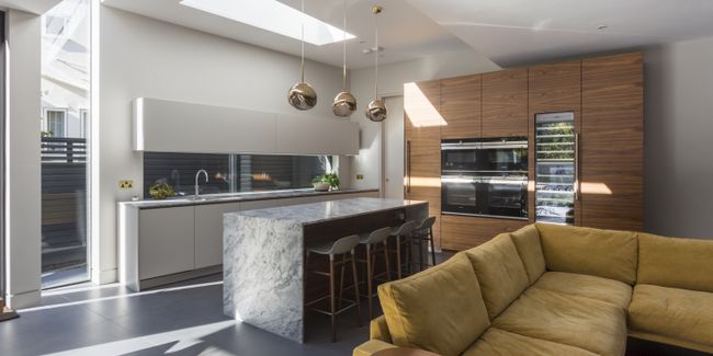 14 Kitchen Window Ideas for the Picture Perfect Space | Homebuilding