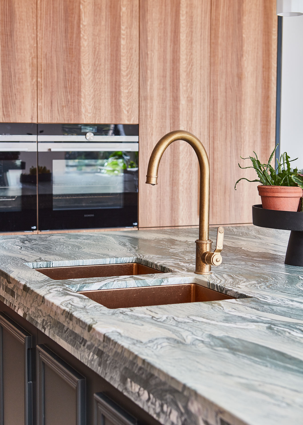 Leathered Countertops —Everything You Need to Know About Them | Livingetc